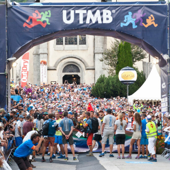 Courtney Dauwalter Biography & News | Runner | RUN247