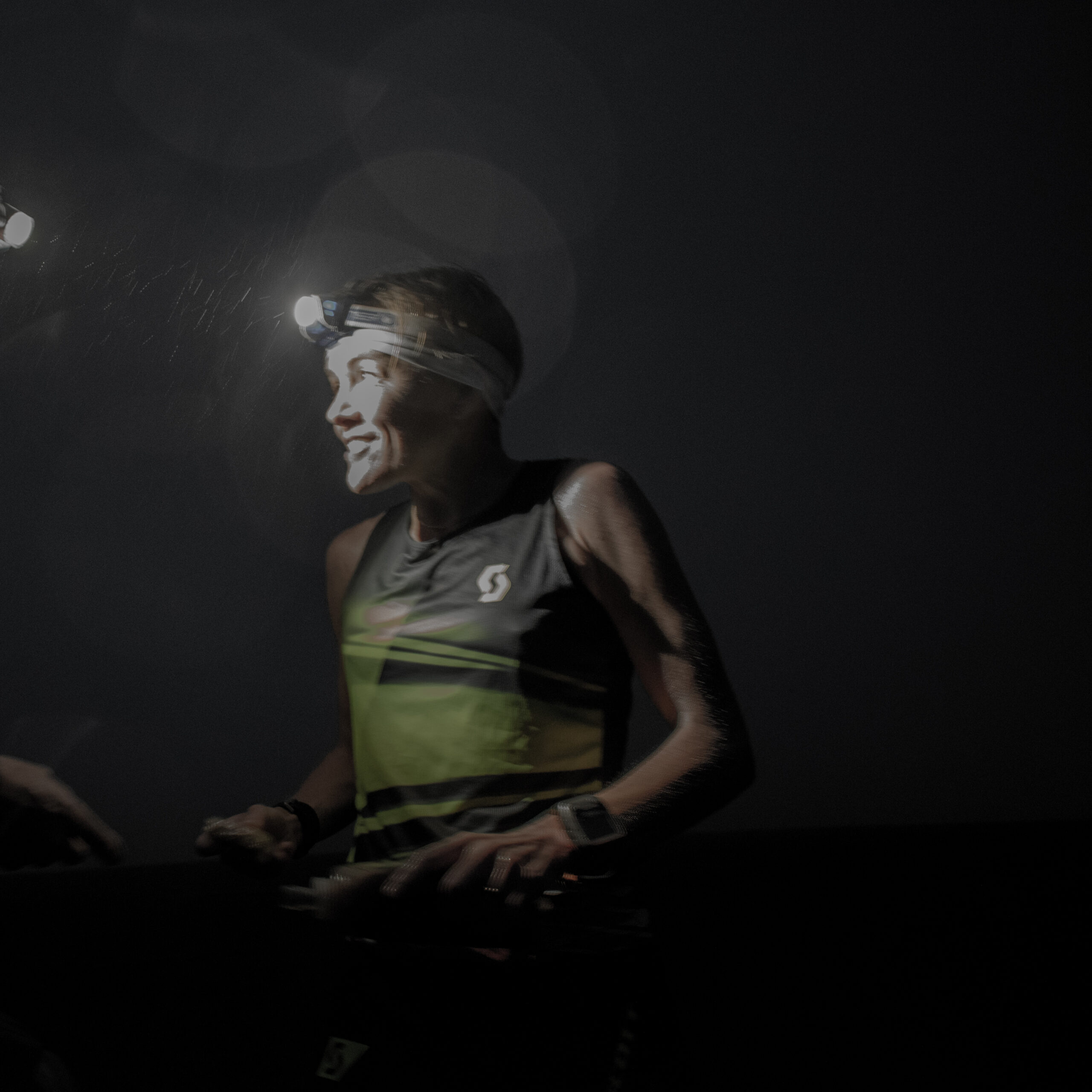 Jo Meek Sets New Record For Dartmoor Round | Running News | RUN247